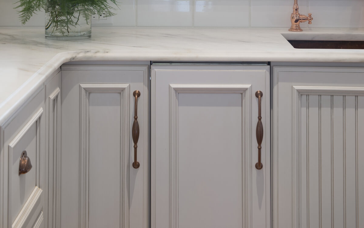 What is the Difference Between an Accent and a Glaze Cabinet Finish ...